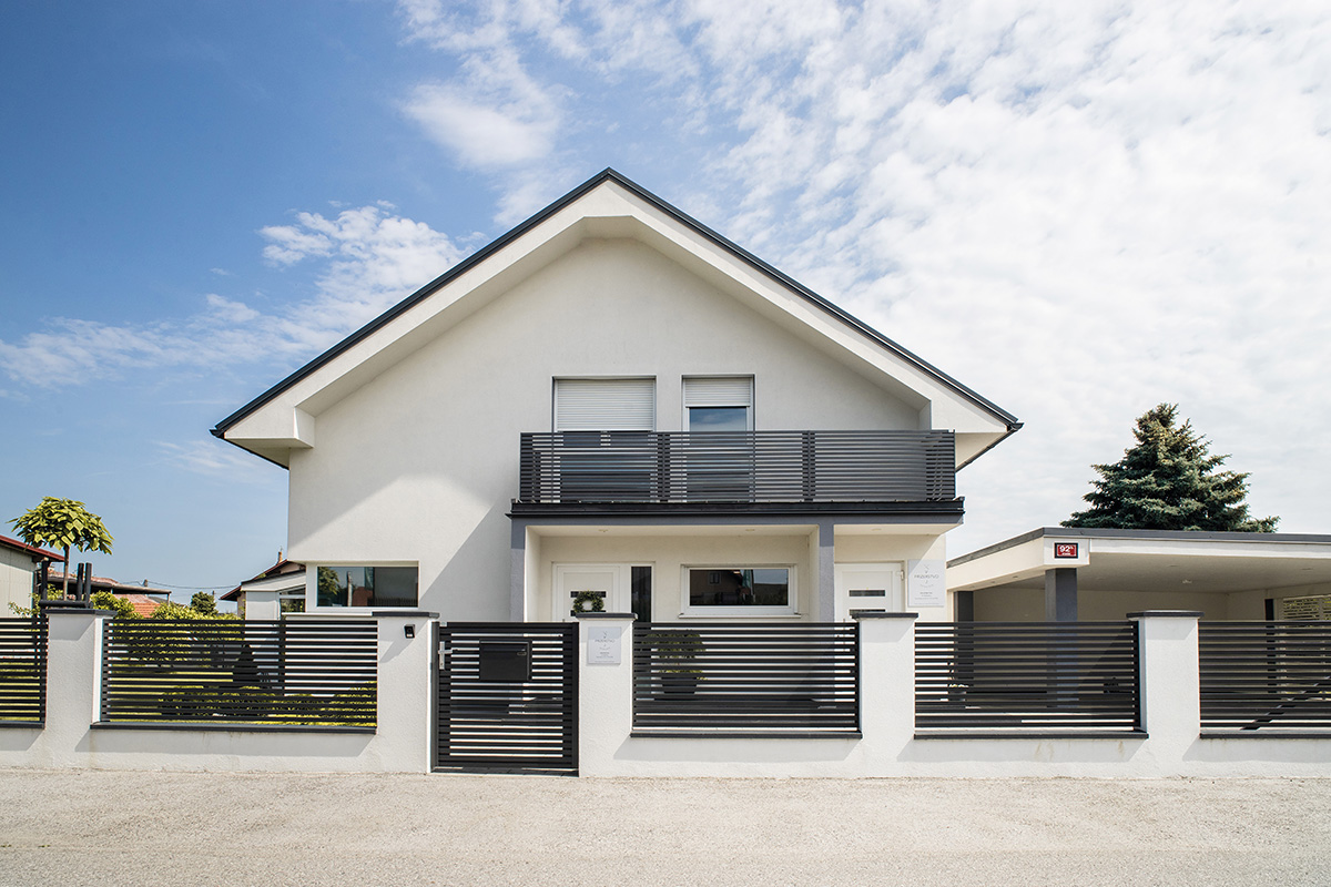 LINEA - Stilvoll moderner Querlatten Gartenzaun aus Aluminium | GUARDI